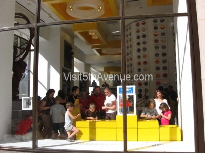 Lego 5th Avenue, New York - Toys Store Gifts, & More at NYC