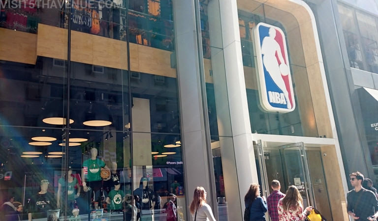 NBA Store - 5th Avenue, New York - Gifts Store